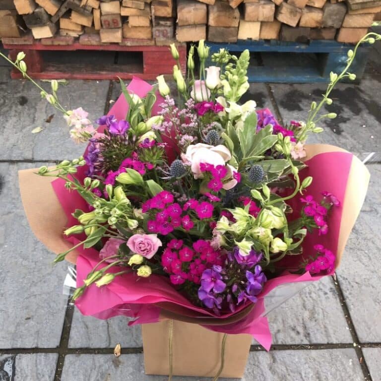 Christmas flowers & gifts | delivery through-out nottingham